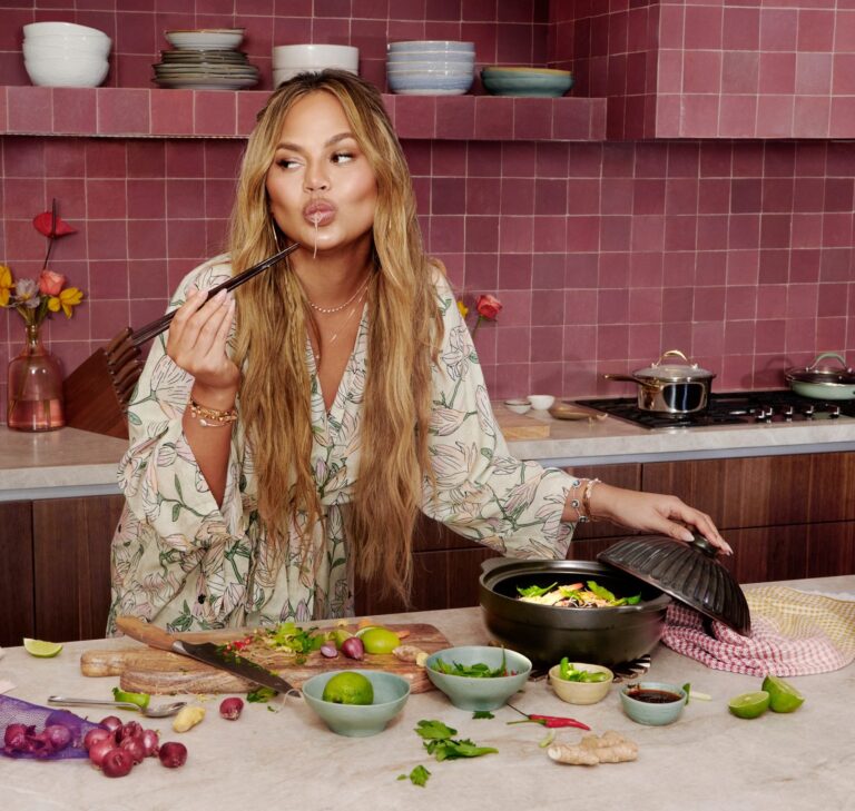 Chrissy Teigen Biography: Age, Early Life, Career, Husband, Children ...