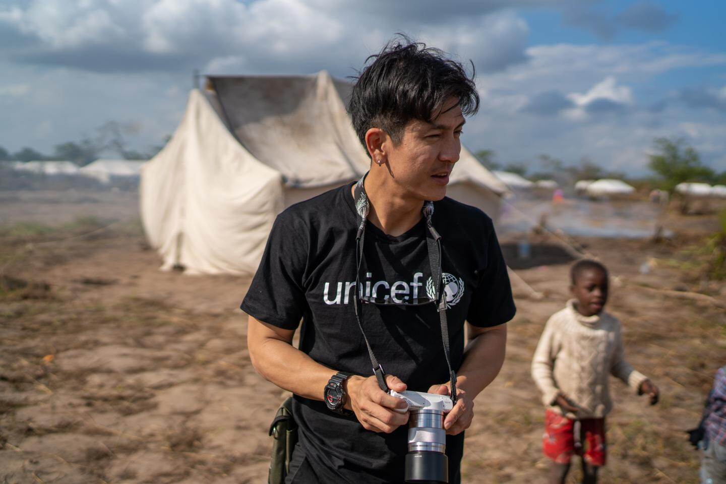 Jesdaporn Pholdee Biography: Age, Career, Wife, Awards, Films, Net ...