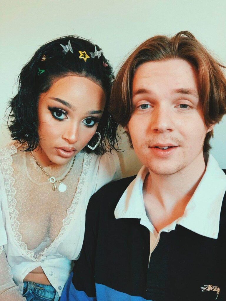 Doja Cat Biography: Age, Career, Net Worth, Family, Pictures, Songs ...