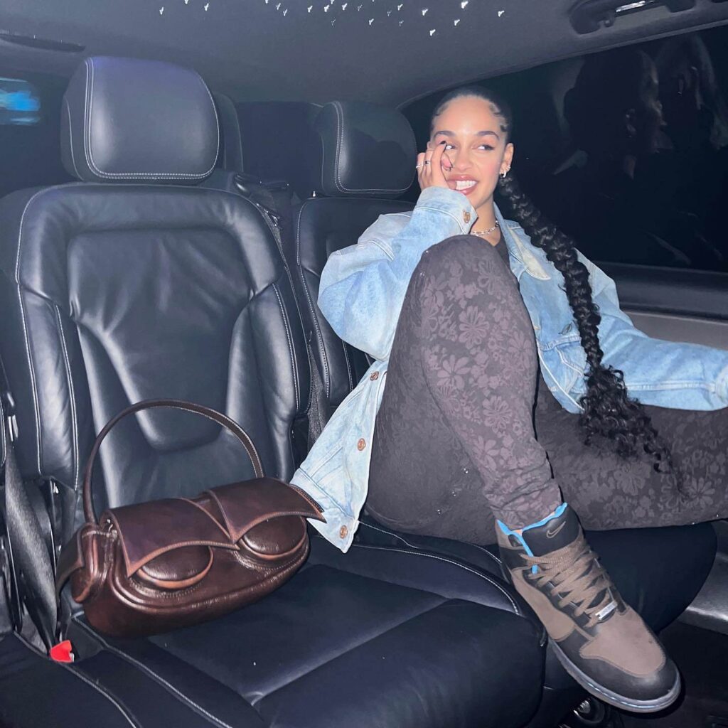 Jorja Smith Biography: Age, Career, Education, Boyfriend, Songs, Birthday, Parent, Brother ...