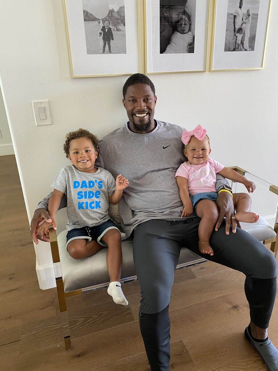 David Johnson Biography: Age, Wife, NFL, Team, Siblings, Children ...