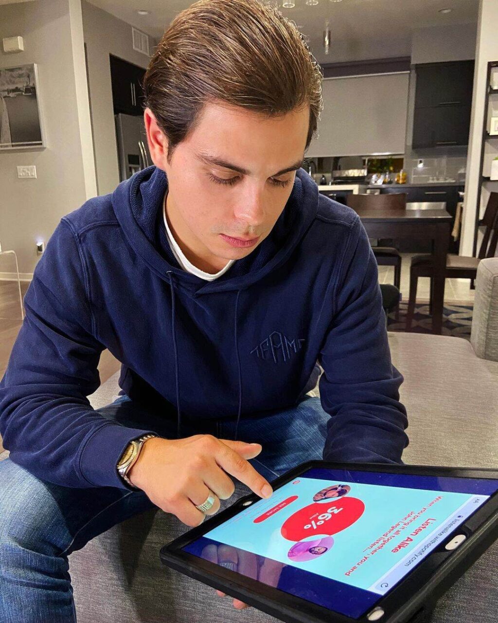 Jake T Austin Biography: Age, Career, Parent, Siblings, Girlfriend ...