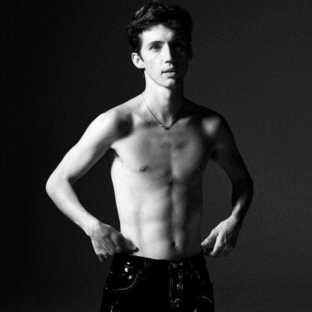 Troye Sivan Biography: Age, Career, Net Worth, Songs, Girlfriend ...